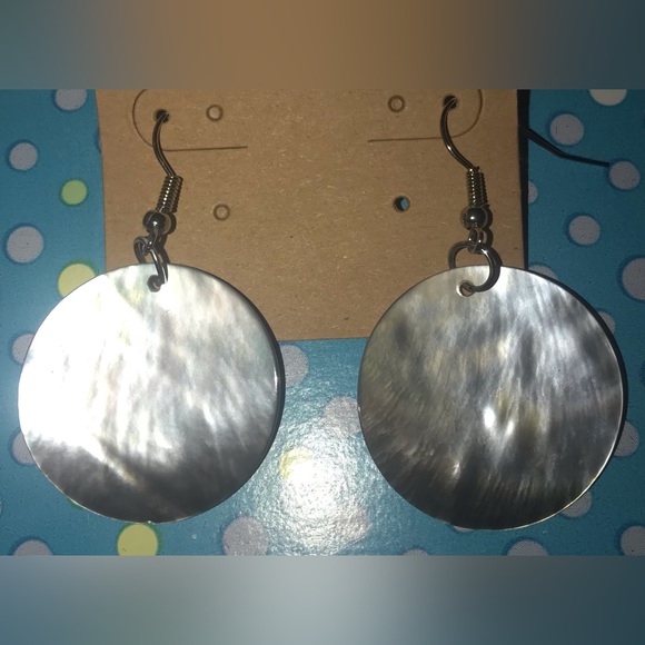 Jewelry | Seashell Medallion Gray Iridescent Shell Mermaid Ocean ...